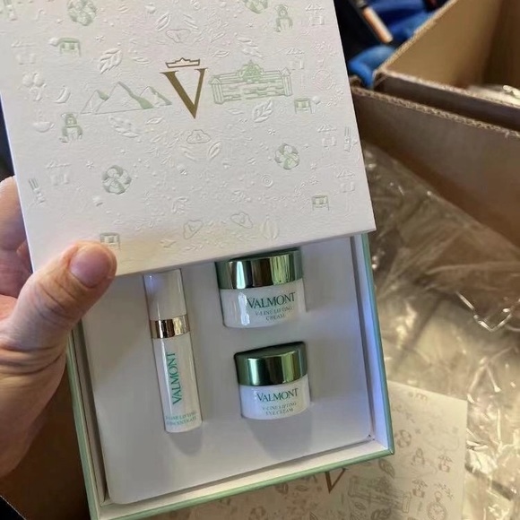 Valmont | Skincare | Valmont Vline Gift Set | Poshmark